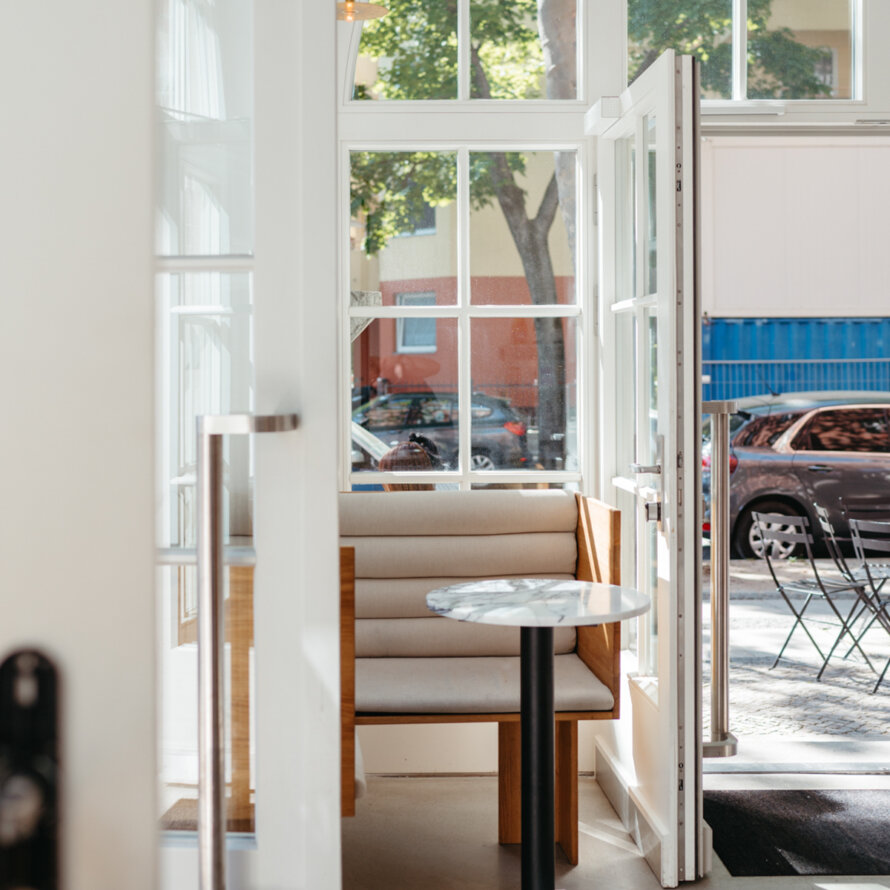 Jules Geisberg am Viktoria Luise Platz | Berlin | CREME GUIDES