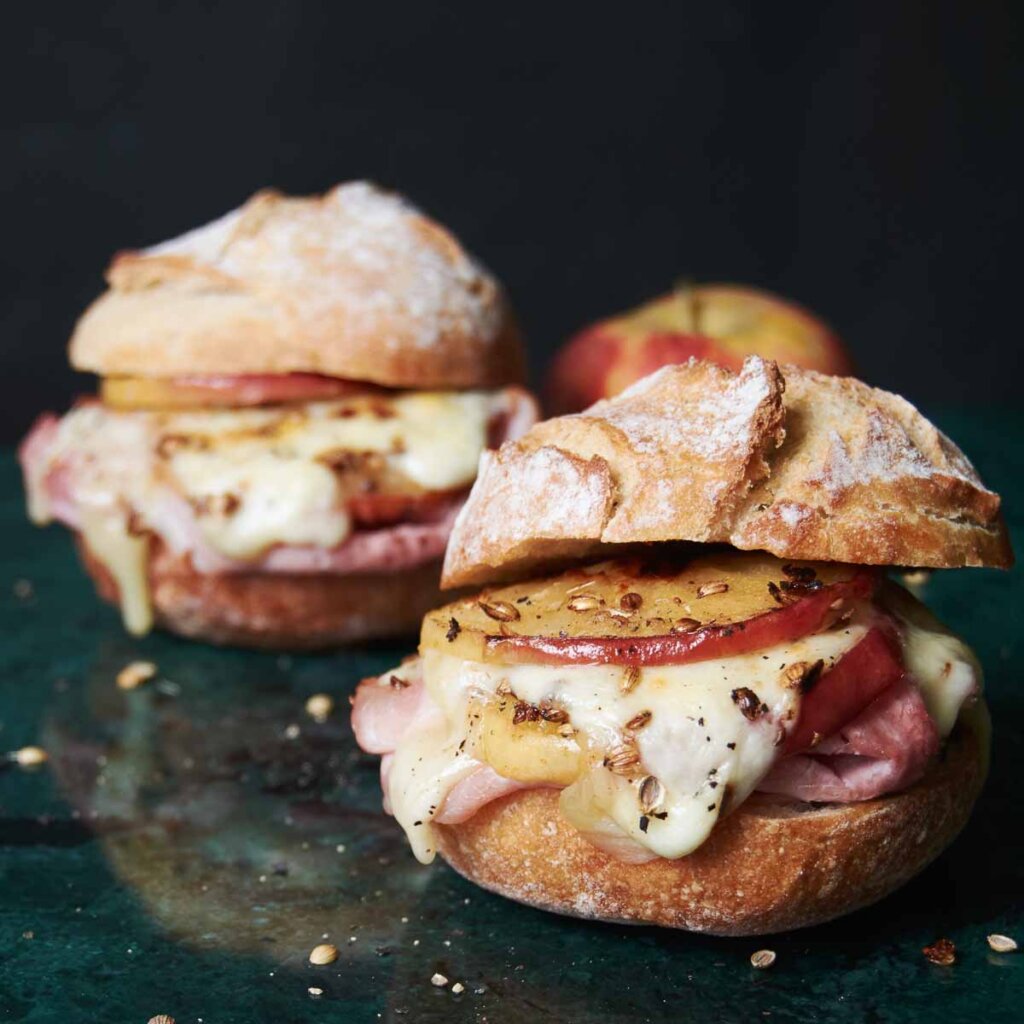 Rezept für Raclette-Sandwich mit gewürztem Apfel von Meike Peters ...