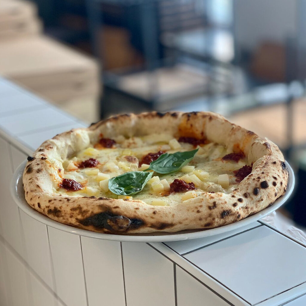 Standard Pizza in Prenzlauer Berg district | Berlin | CREME GUIDES