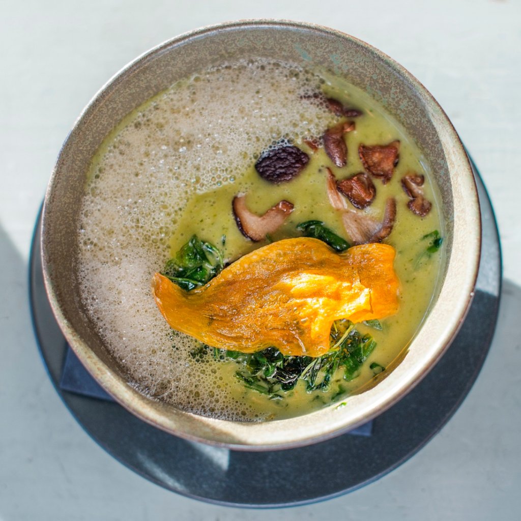 Katerschmaus | direkt an der Spree | Berlin | CREME GUIDES