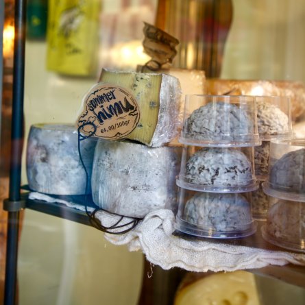 Jumi Raclette-Semmel Popup | Schleifmühlgasse | Wien | CREME GUIDES